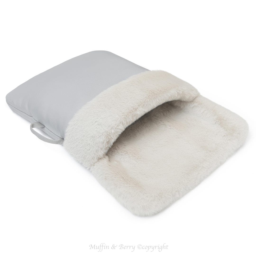 Pet Faux Fur Sleeping Pocket LUCA - Etsy