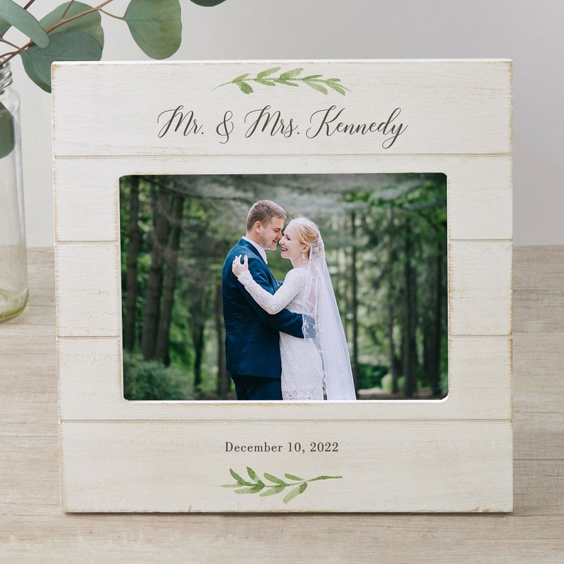 Laurels of Love Personalized Wedding Frame, Wedding Gift for Couple ...