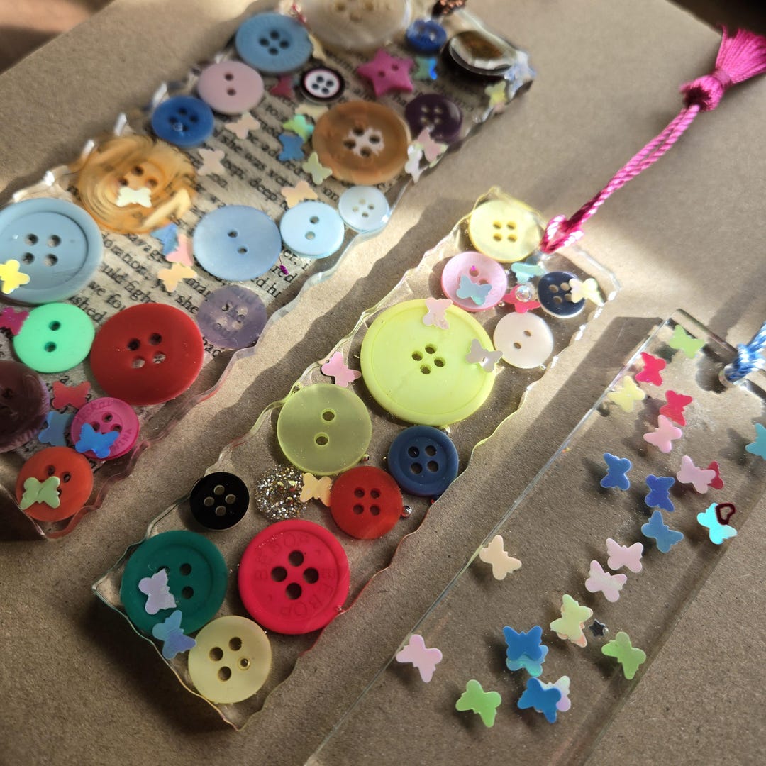 Twee Butterflies & Buttons Resin Bookmarks - Etsy