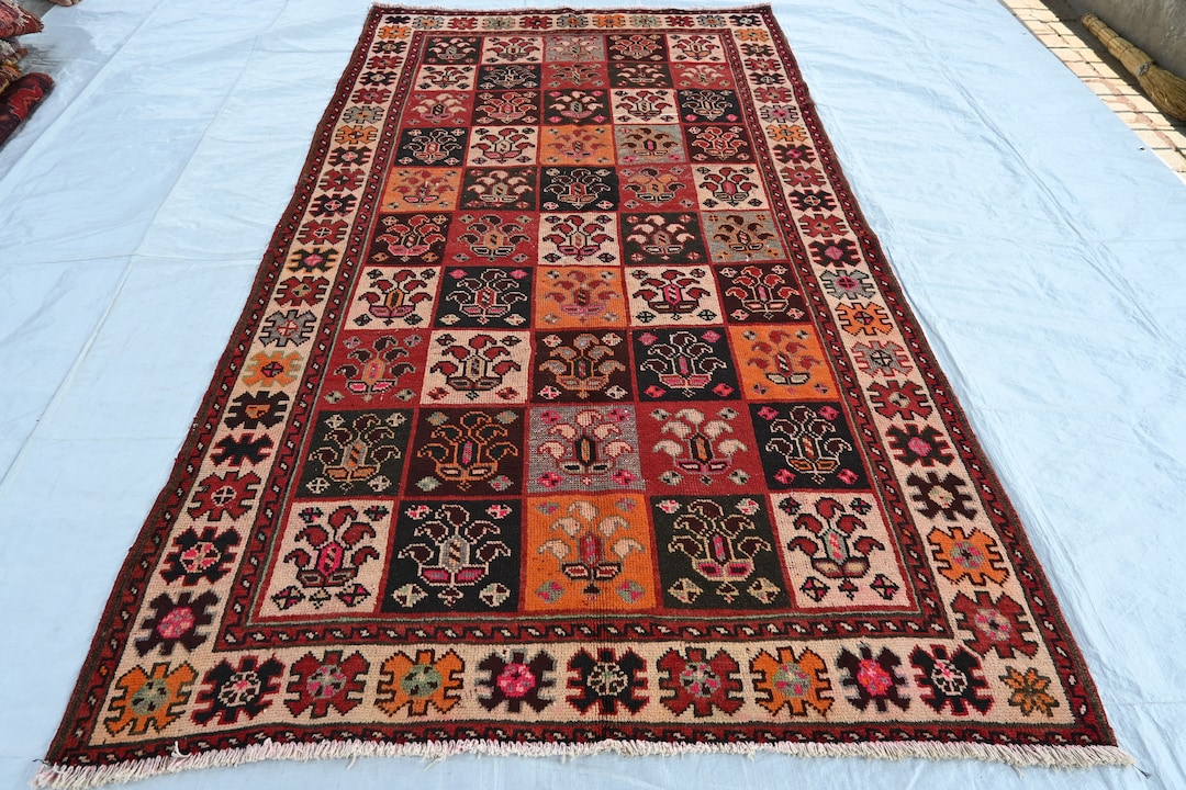 4'9x8'7 Antique Floral Rug, Handmade Low Pile Faded Wool Caucasian Rug ...