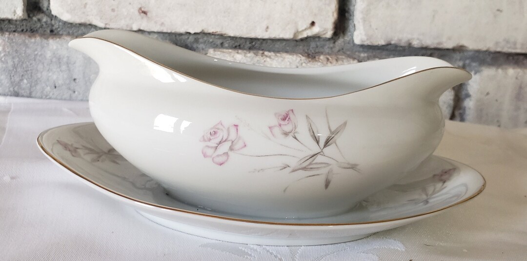 Vintage Royal Sovereign Fine China of Japan Blush Rose Gravy Boat With ...