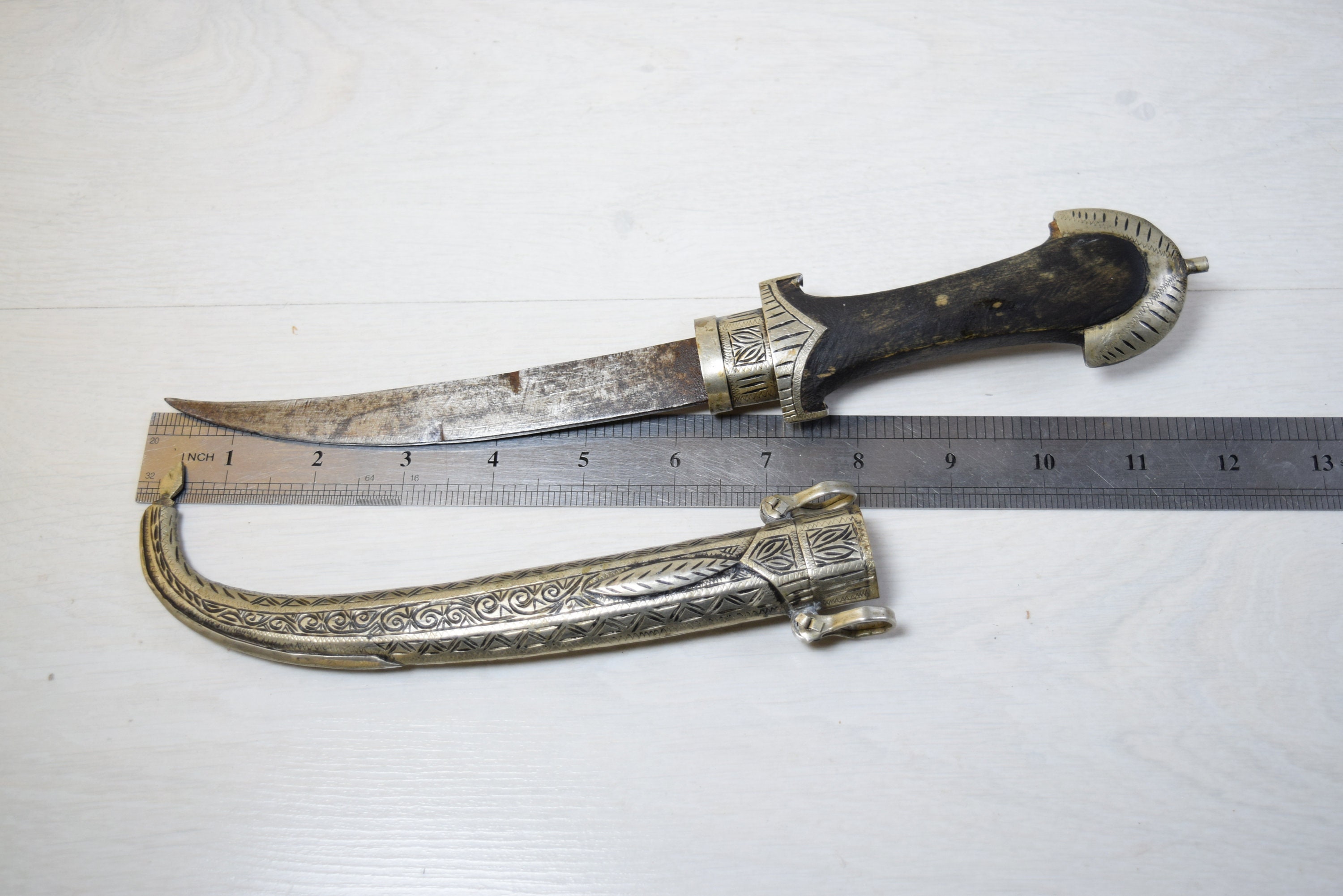Vintage Collaectible Arabic Oriental Dagger Knife With Metal Decorative ...