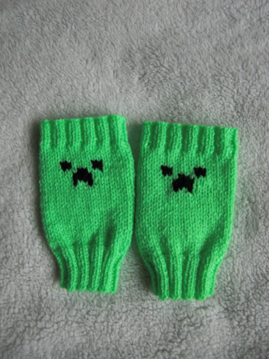 Minecraft Inspired Hand Knitted Hand/wrist-warmers Creeper - Etsy