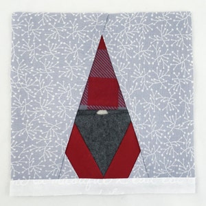 NES TOMTE Quilt Block {no. 2} | Nes Tomte Holding Lantern Tree & Nes ...