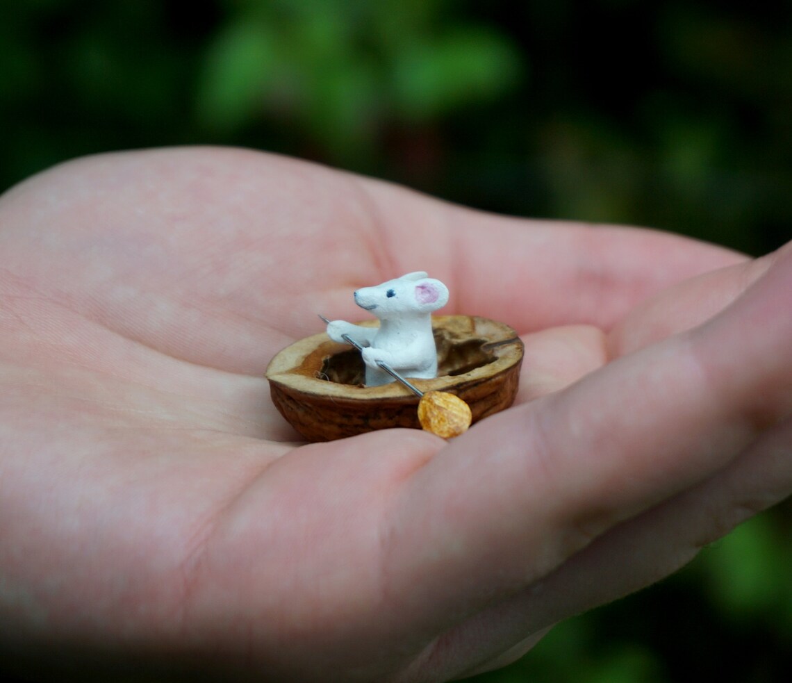 Miniature Mouse Paddling a Boat Mjniature Mouse Paddling - Etsy