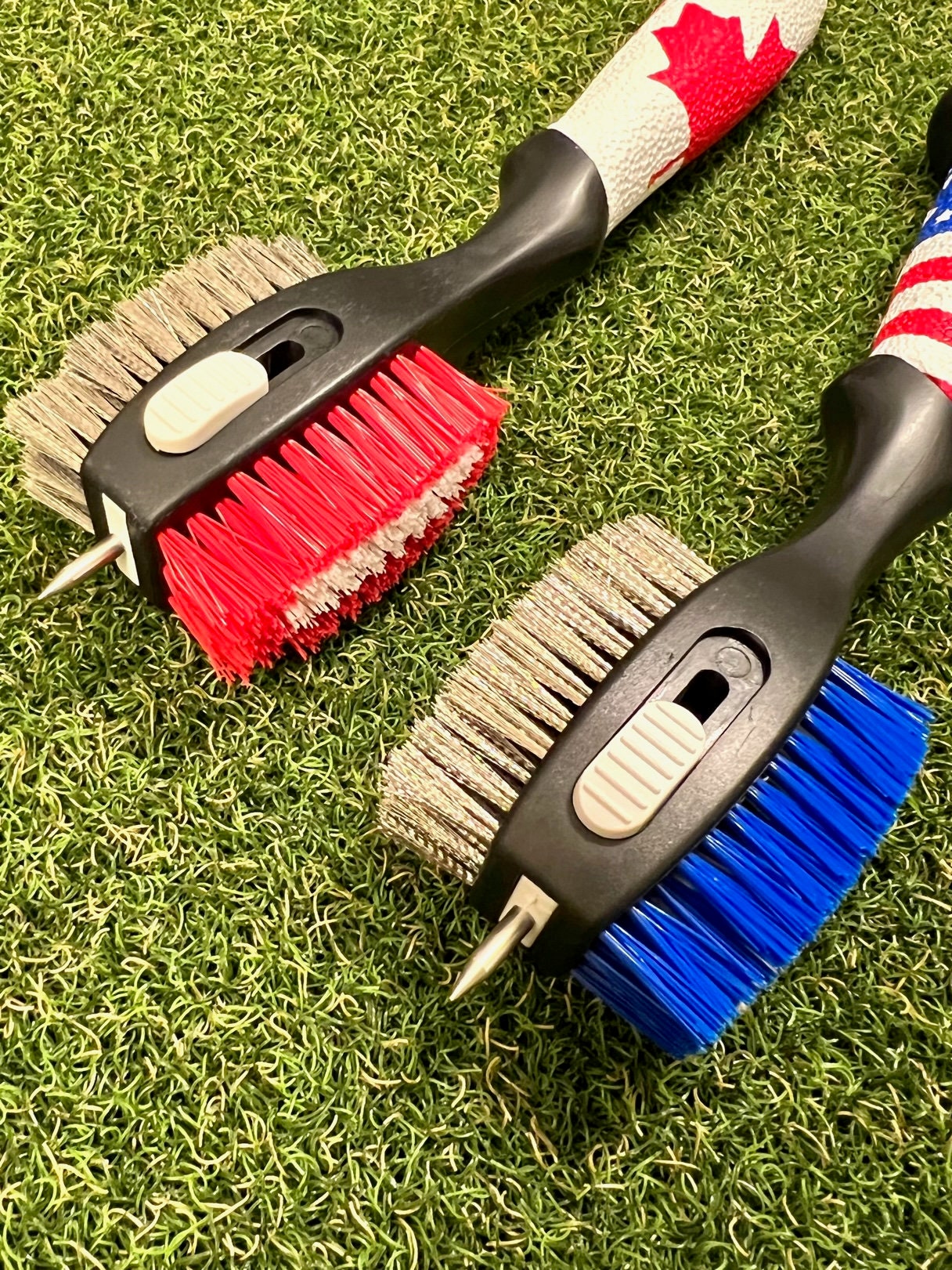 Premium Golf Club Cleaning Brush Magnetic Release/retractable Spike ...
