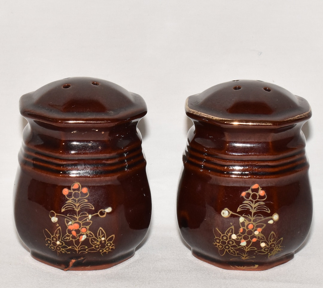 Vintage Japanese Redware Salt & Pepper Shakers 2pc Set Handpainted With ...