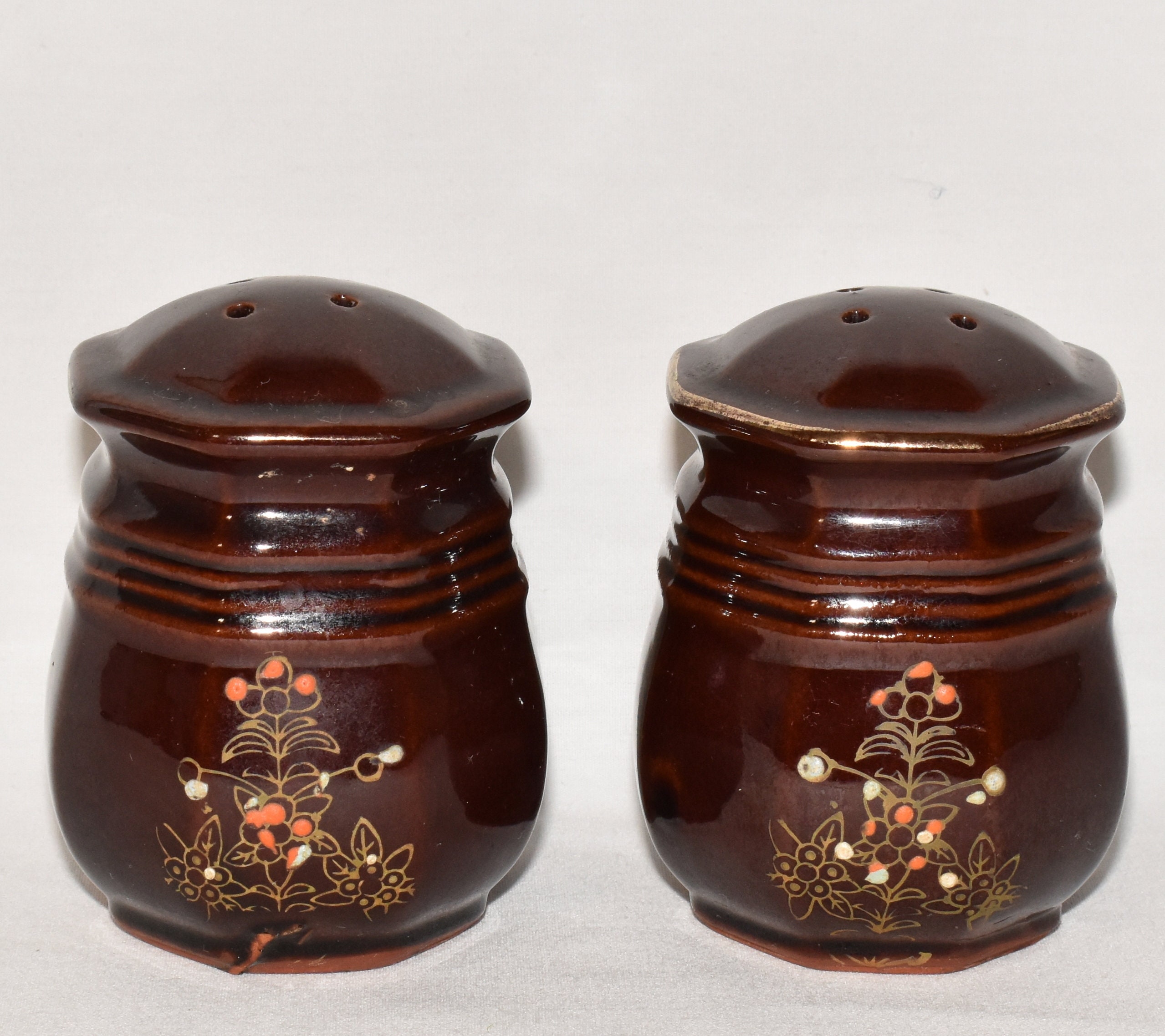 Vintage Japanese Redware Salt & Pepper Shakers 2pc Set Handpainted With ...