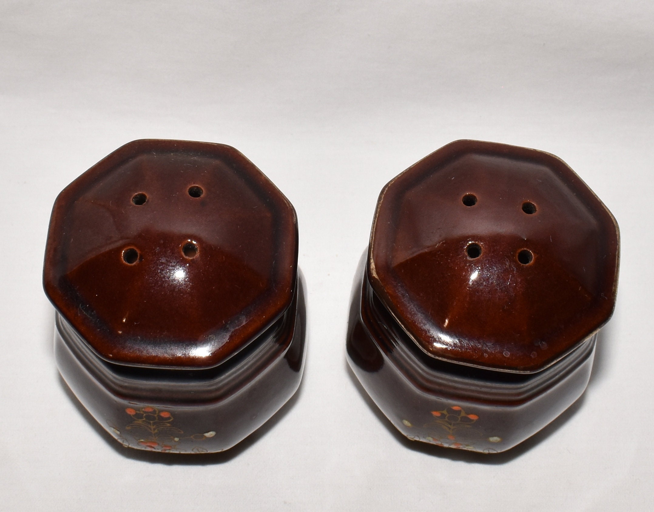 Vintage Japanese Redware Salt & Pepper Shakers 2pc Set Handpainted With ...