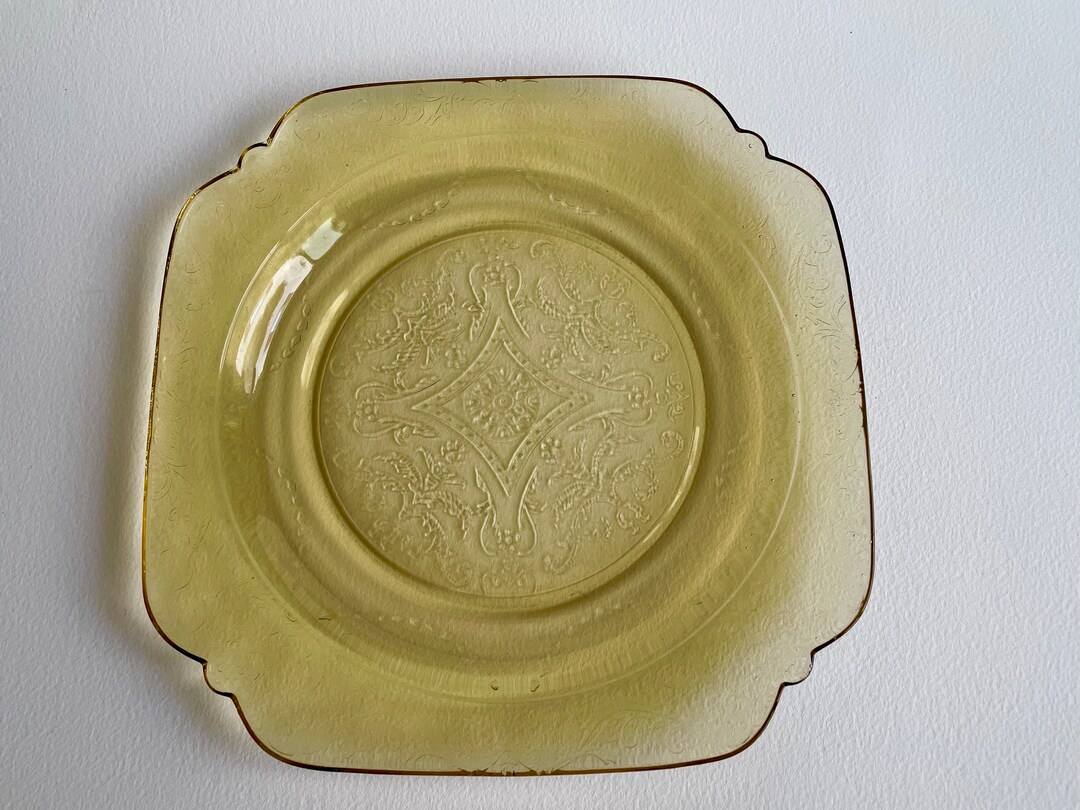 Recollection by Indiana Glass Company 9” Luncheon Plate in Golden Glow ...