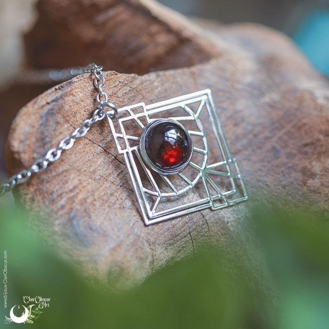 Dune Garnet Necklace - Etsy