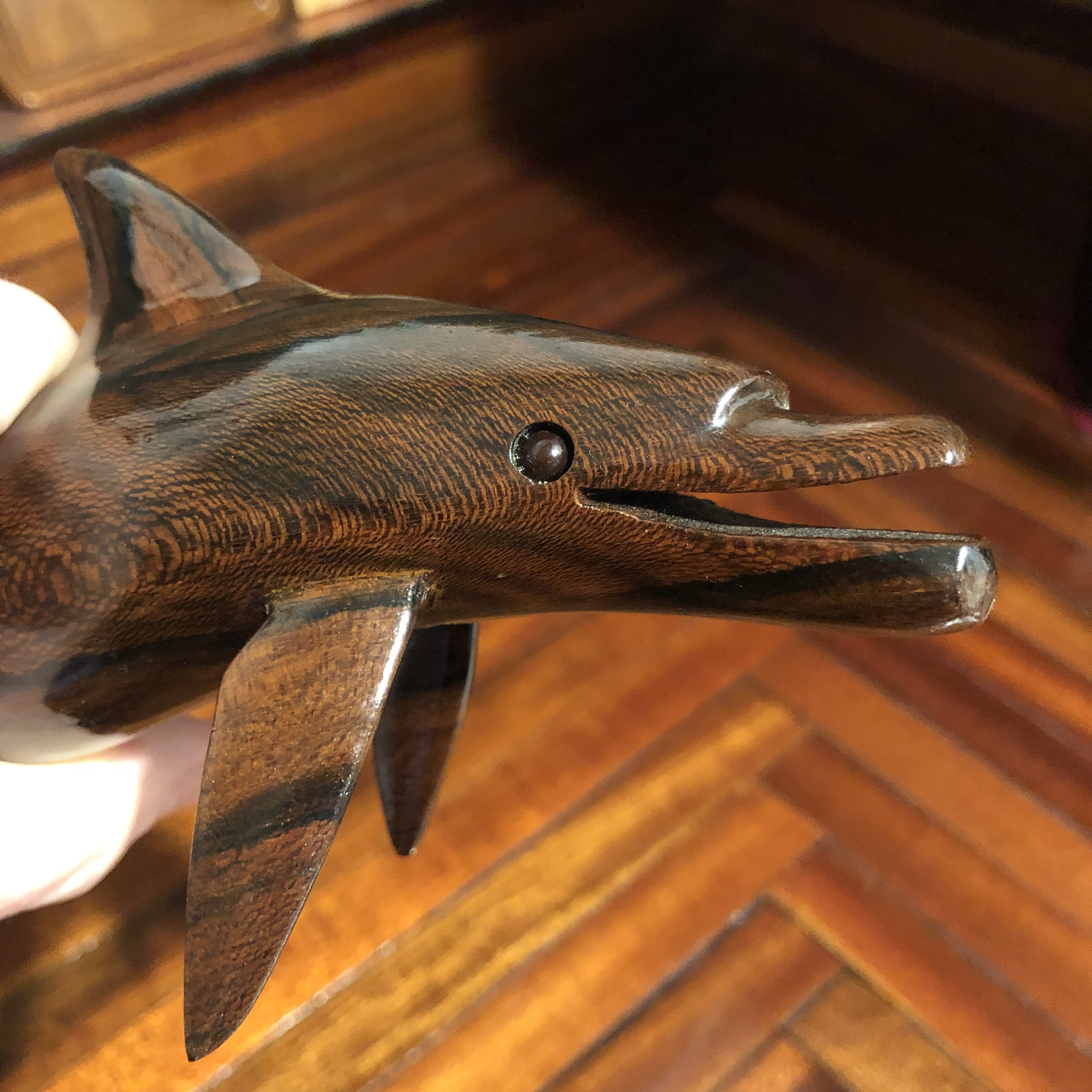 Hand-carved Dolphin Figurine/zircote Wood Carved Dolphin Hand-carved Dolphin Figurine/zircote Wood Carved Dolphin
