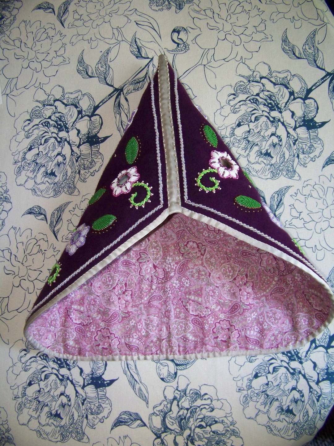 How to Make and Bead a Wabanaki Style Peaked Cap (wabanaki Style ...