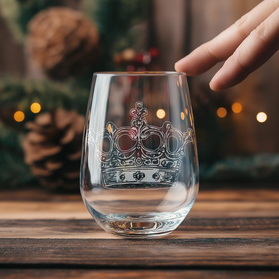 Crown Glasses King and Queen Themed Whiskey, Wine & Beer Glassware ...