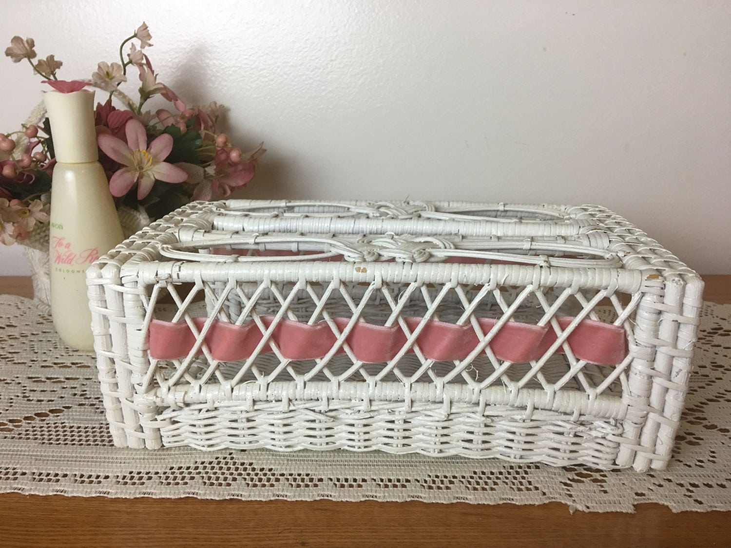 Vintage White Wicker/Rattan Tissue Box 1960s | Etsy
