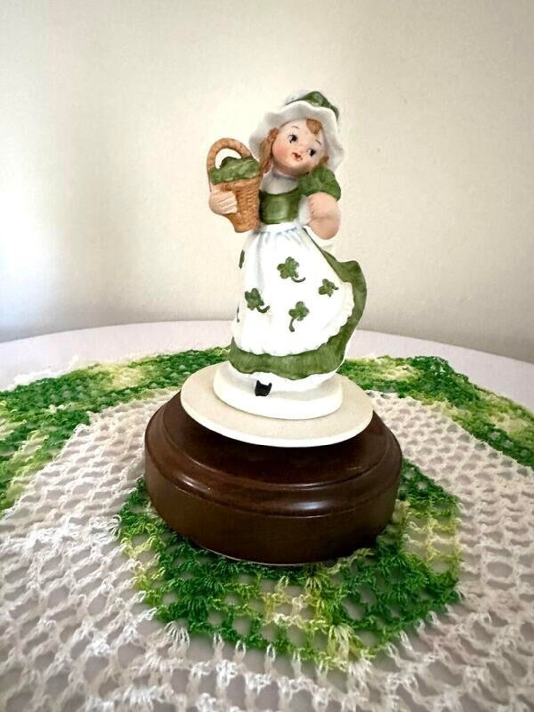 Vintage Irish Shamrock Girl Music Box, Jordan Originals - Etsy