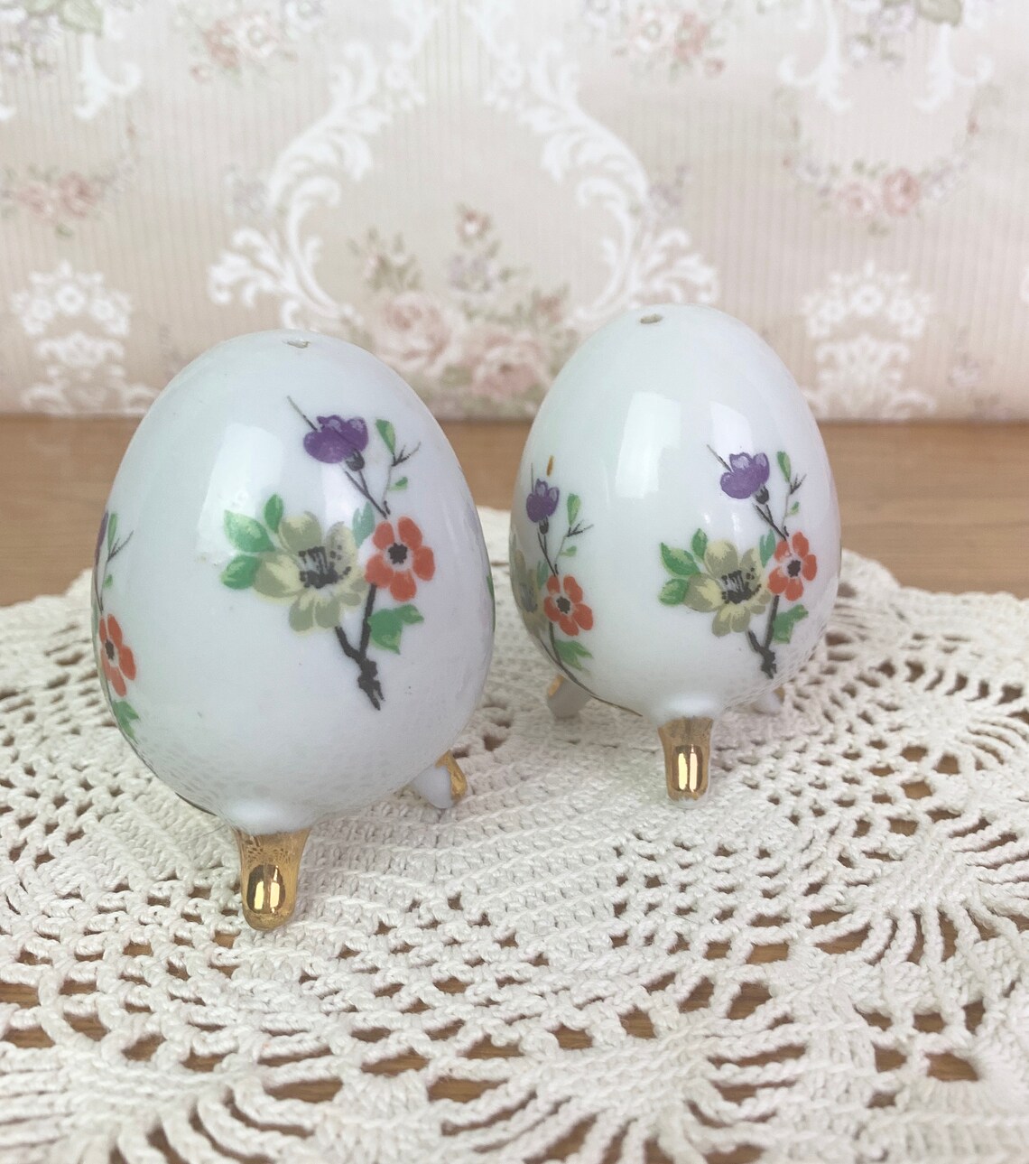 Vintage Enesco Salt and Pepper Shakers, Hand Painted Eggs - Etsy