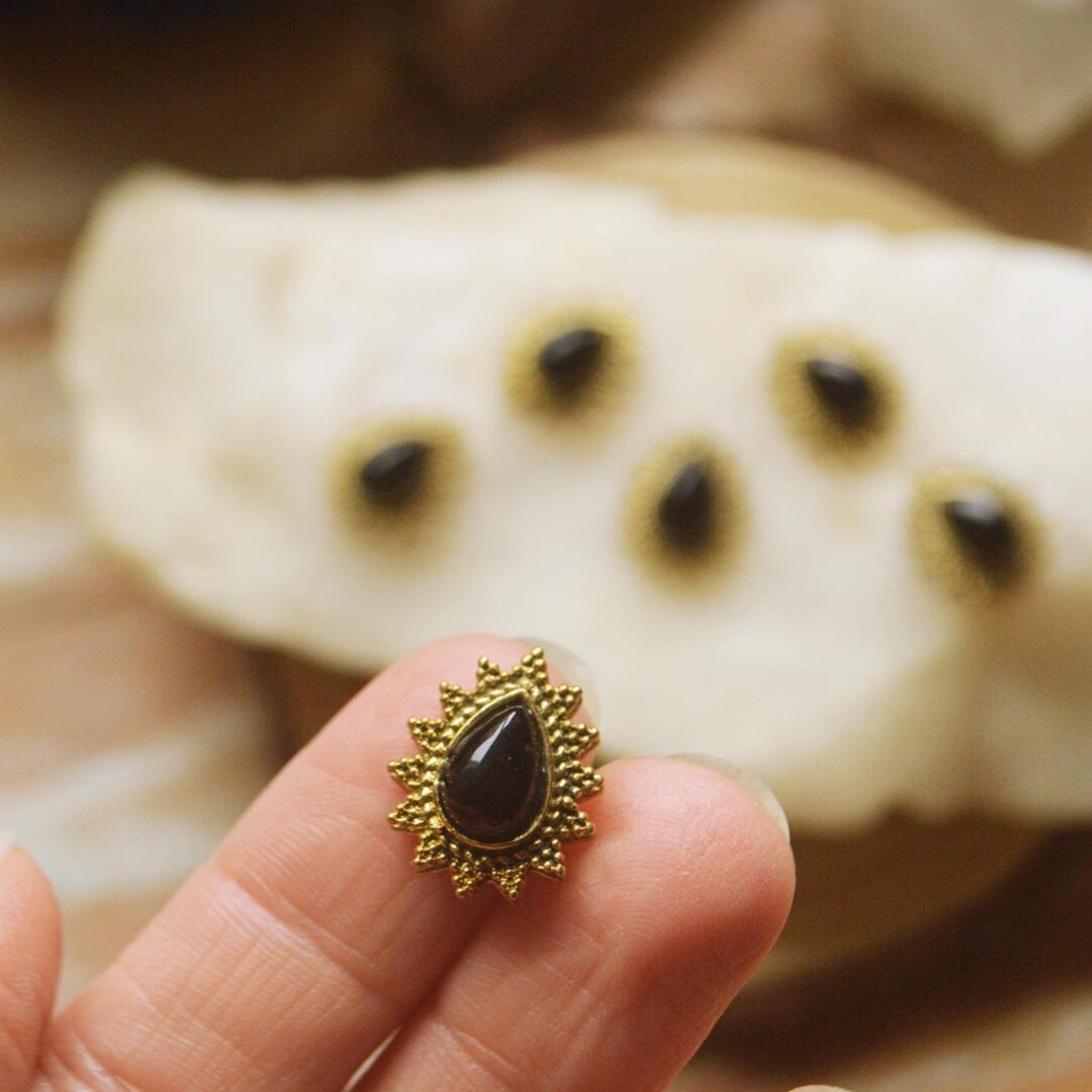 Ornate Black Onyx Grooved Cabochon Set in Brass, Stone for Macramé and ...