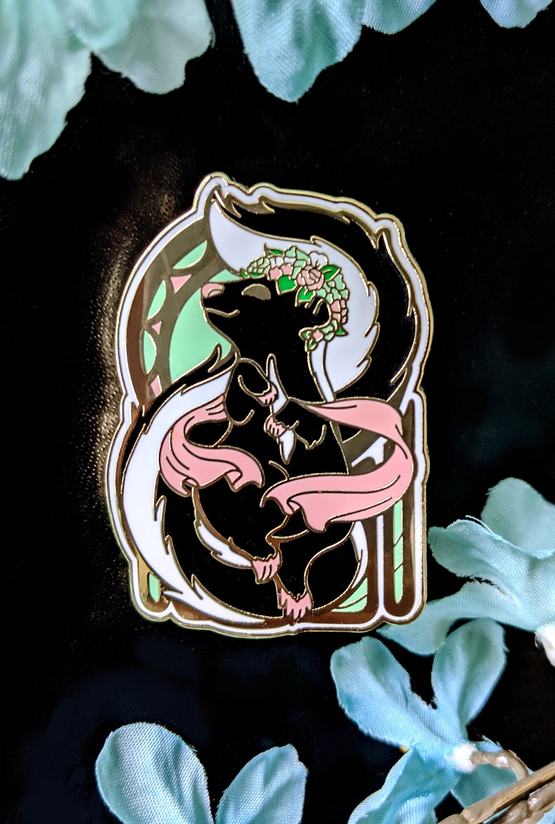 Skunk Nouveau 2" Gold Hard Enamel Pin - Etsy