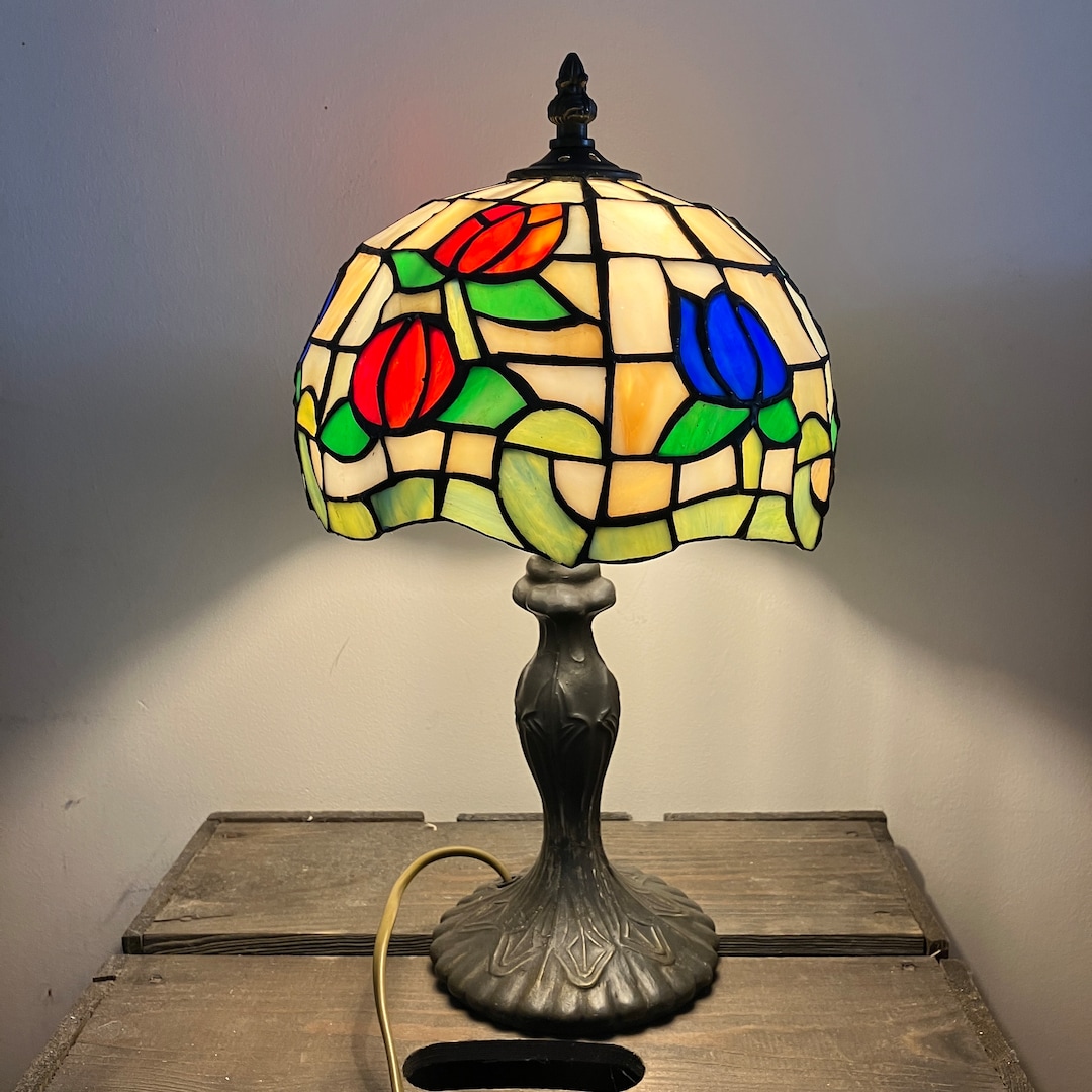 Tiffany Style Table Lamp, Leaded Glass Red & Blue Tulip Flower Pattern ...