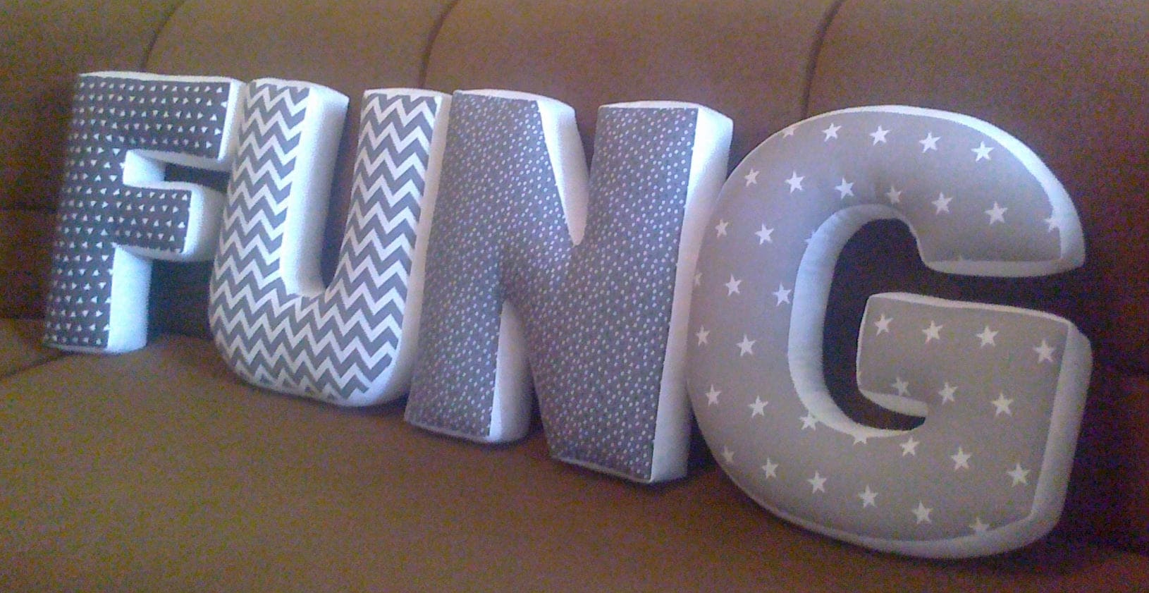 Almohadas de letras del alfabeto Cojines personalizados grises - Etsy ...