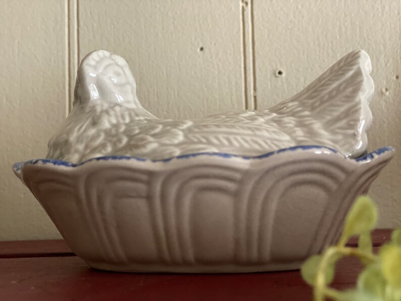 Hermitage Pottery Spongeware Hen on the Nest Dish - Etsy