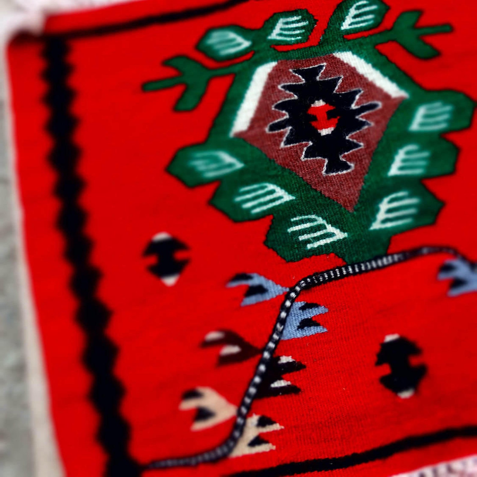 Red and Green Small Wool Rug, Vintage Balkan Rug Cabbage, Sarkoy Kilim ...