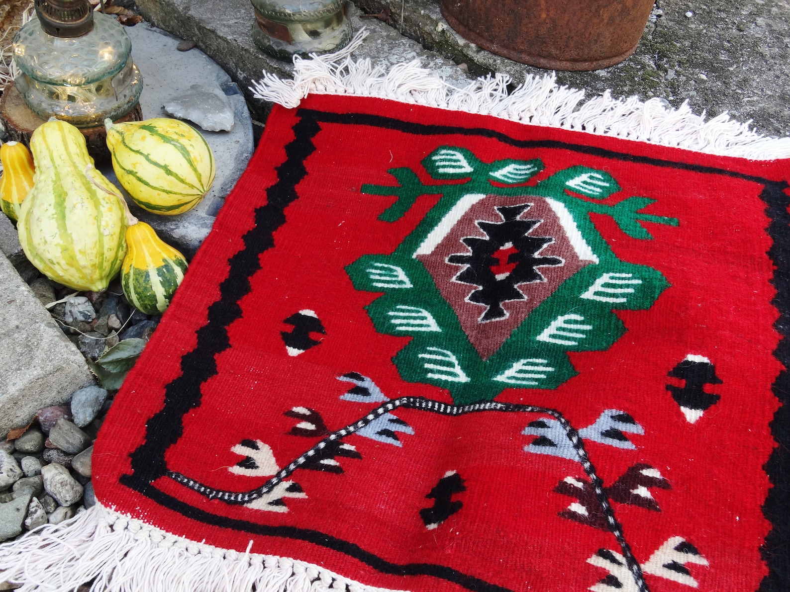 Red and Green Small Wool Rug, Vintage Balkan Rug Cabbage, Sarkoy Kilim ...