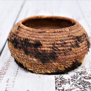 Native American Pomo Feathered Basket - Etsy