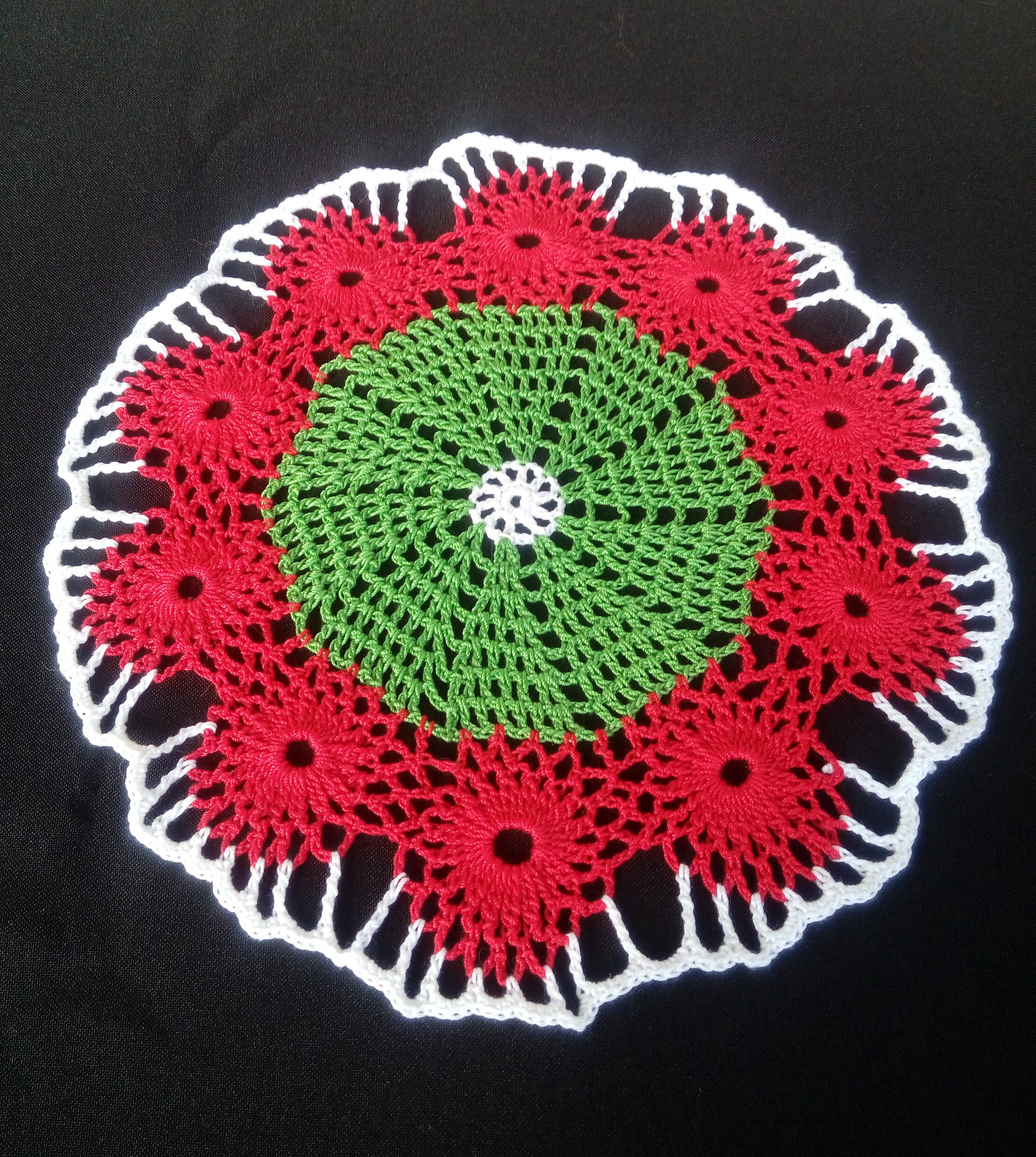 Christmas doilies-red doily-green doily-white-Crochet | Etsy
