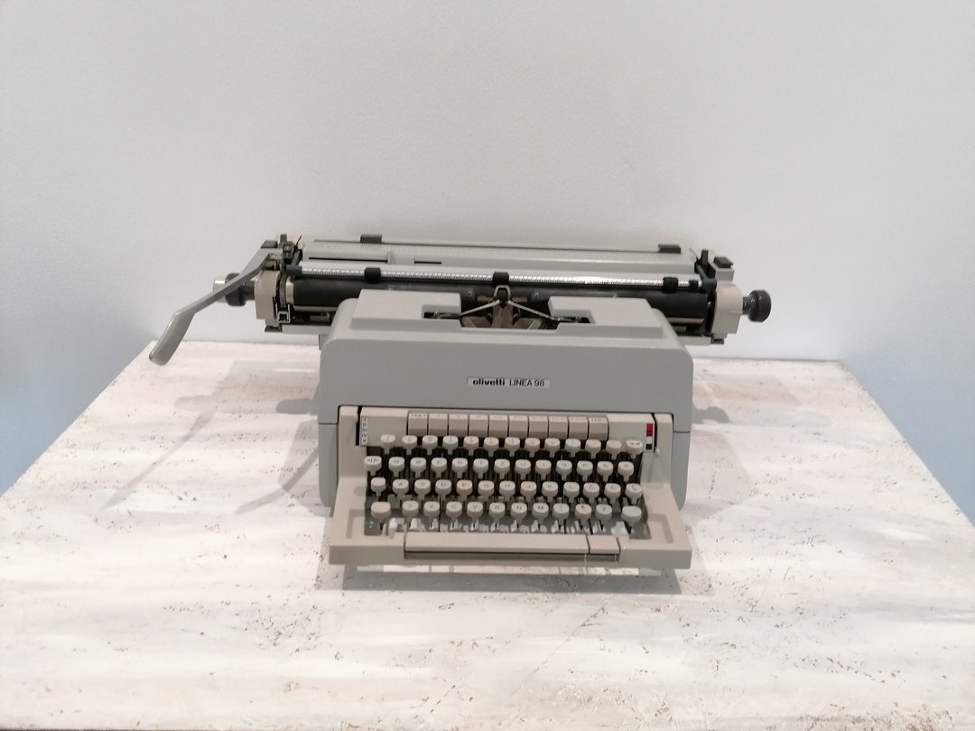 Vintage Typewriter Olivetti LINEA 98 / Manual Typewriter / Vintage ...