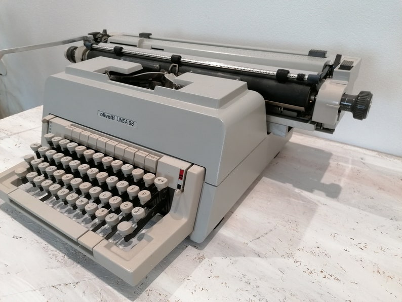 Vintage Typewriter Olivetti LINEA 98 / Manual Typewriter / Vintage ...