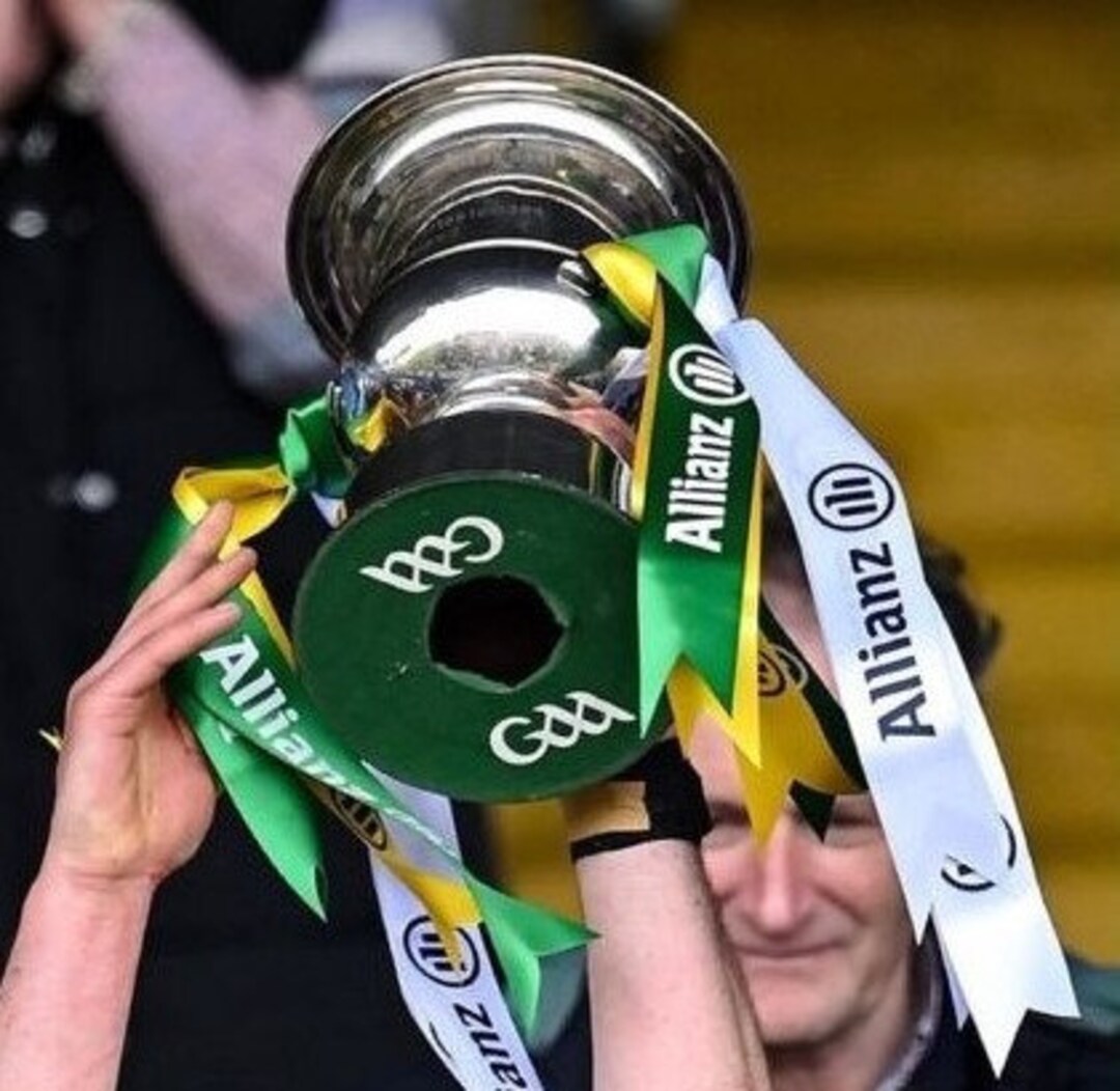 6 Trophy Ribbons - 3 Ribbon Colours - Champion Cup Final Branded ...