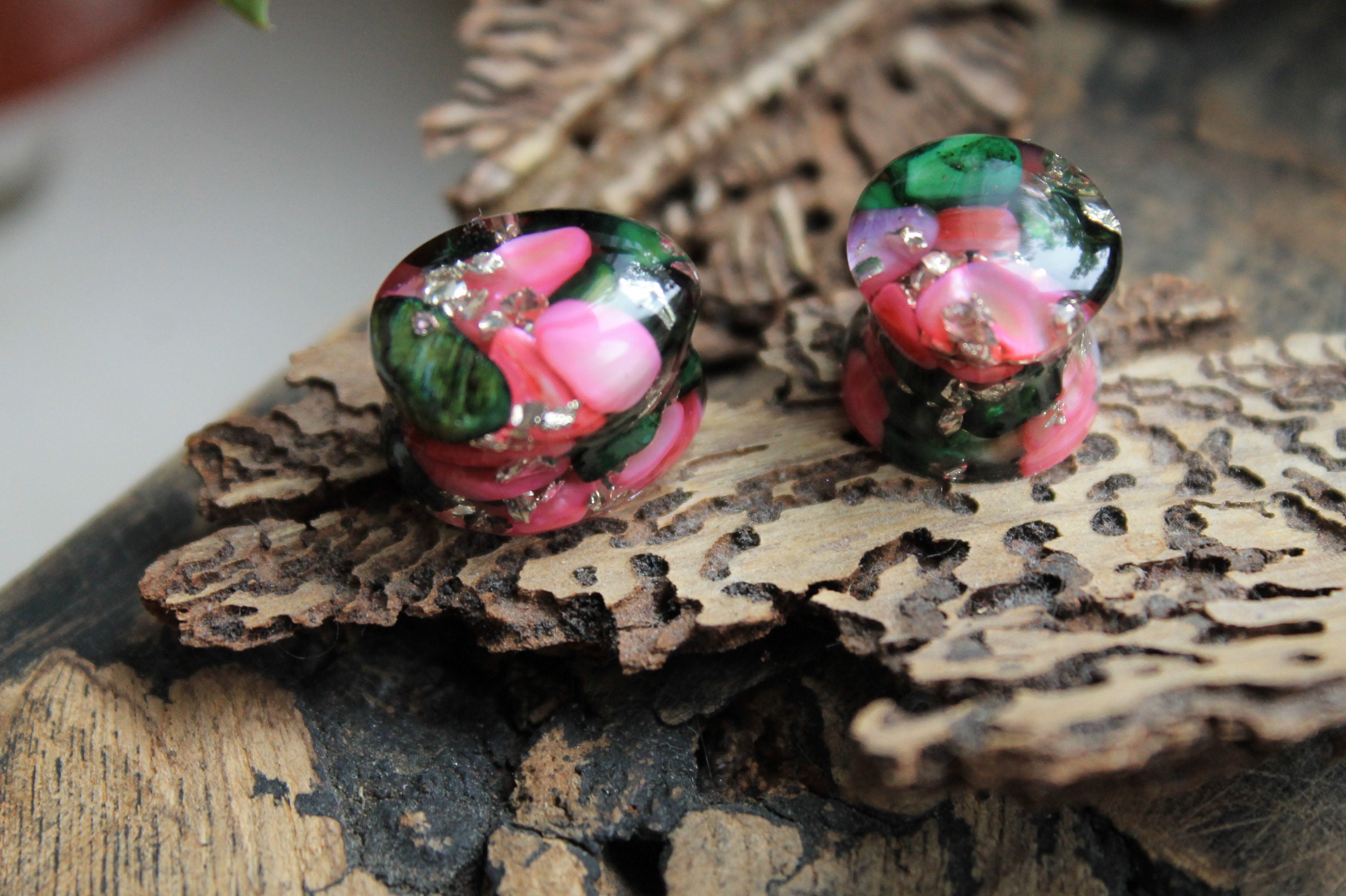 Pink stone gauge green plug and tunnel emerald gauge bridal | Etsy