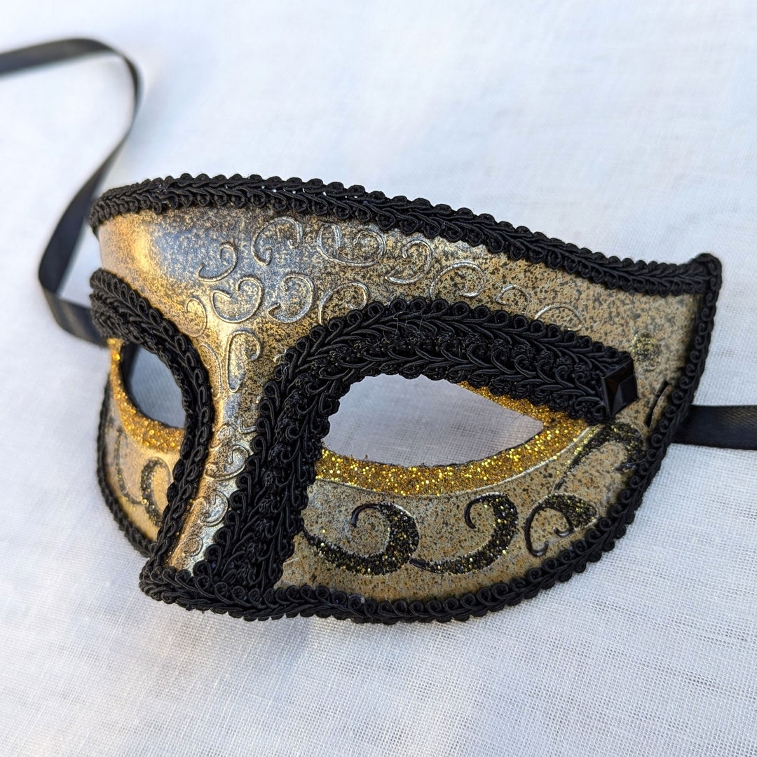 Trojan Warrior Black & Gold Men's Masquerade Mask Costume Party Eyemask ...