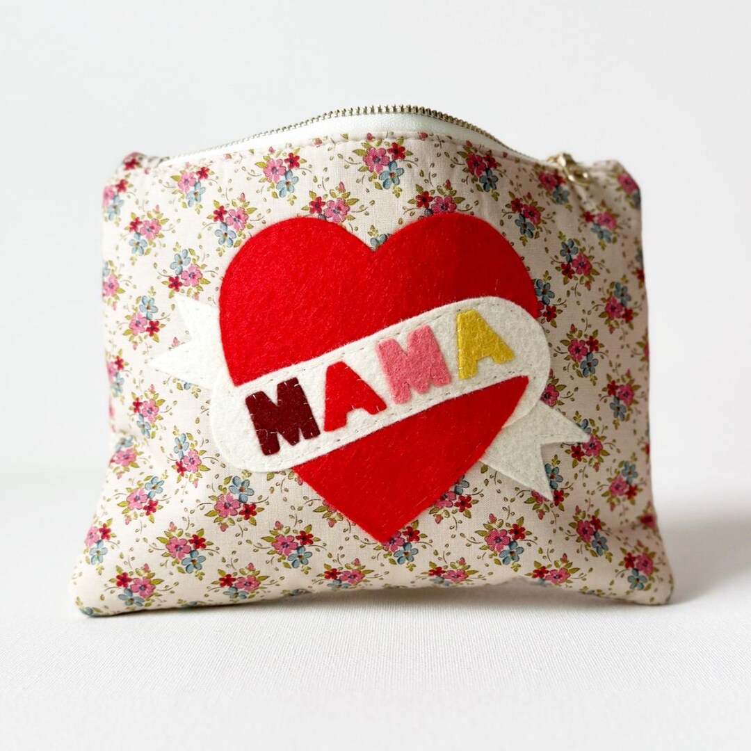 Floral Pouch: Handmade Felt Heart Zipper Purse - Etsy