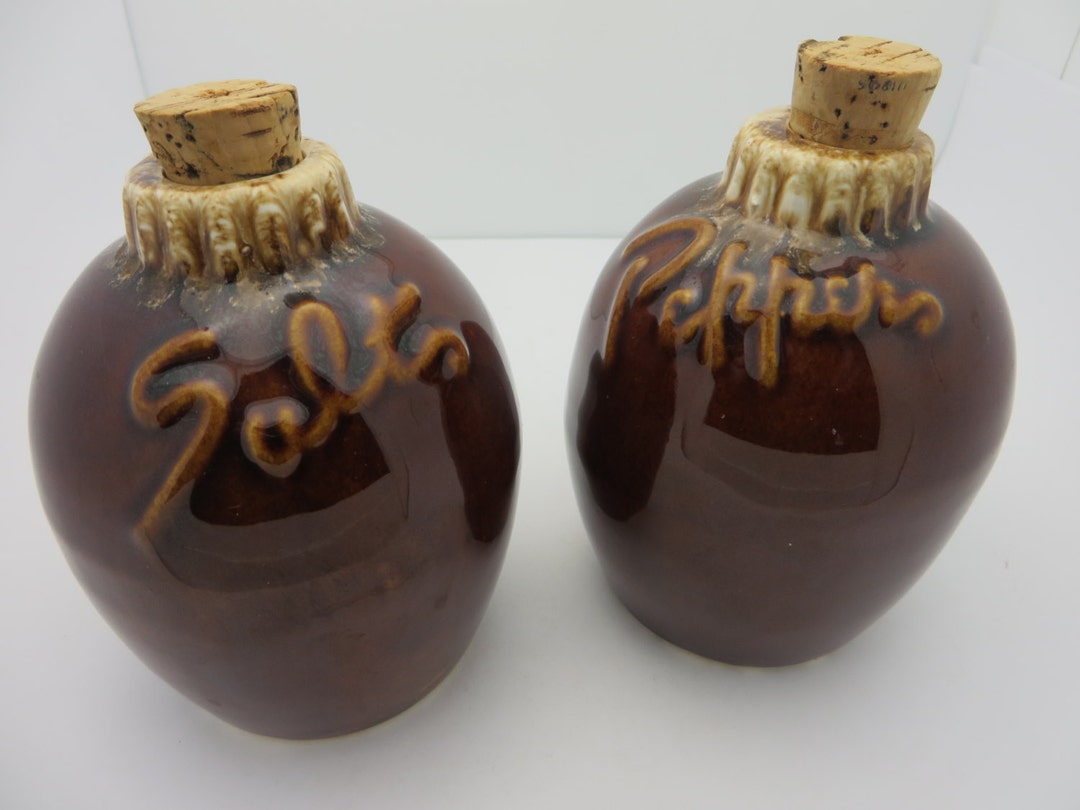 Vintage Hull Brown Drip "jug" Salt & Pepper Pair 4-1/2" Tall X 3" Wide ...