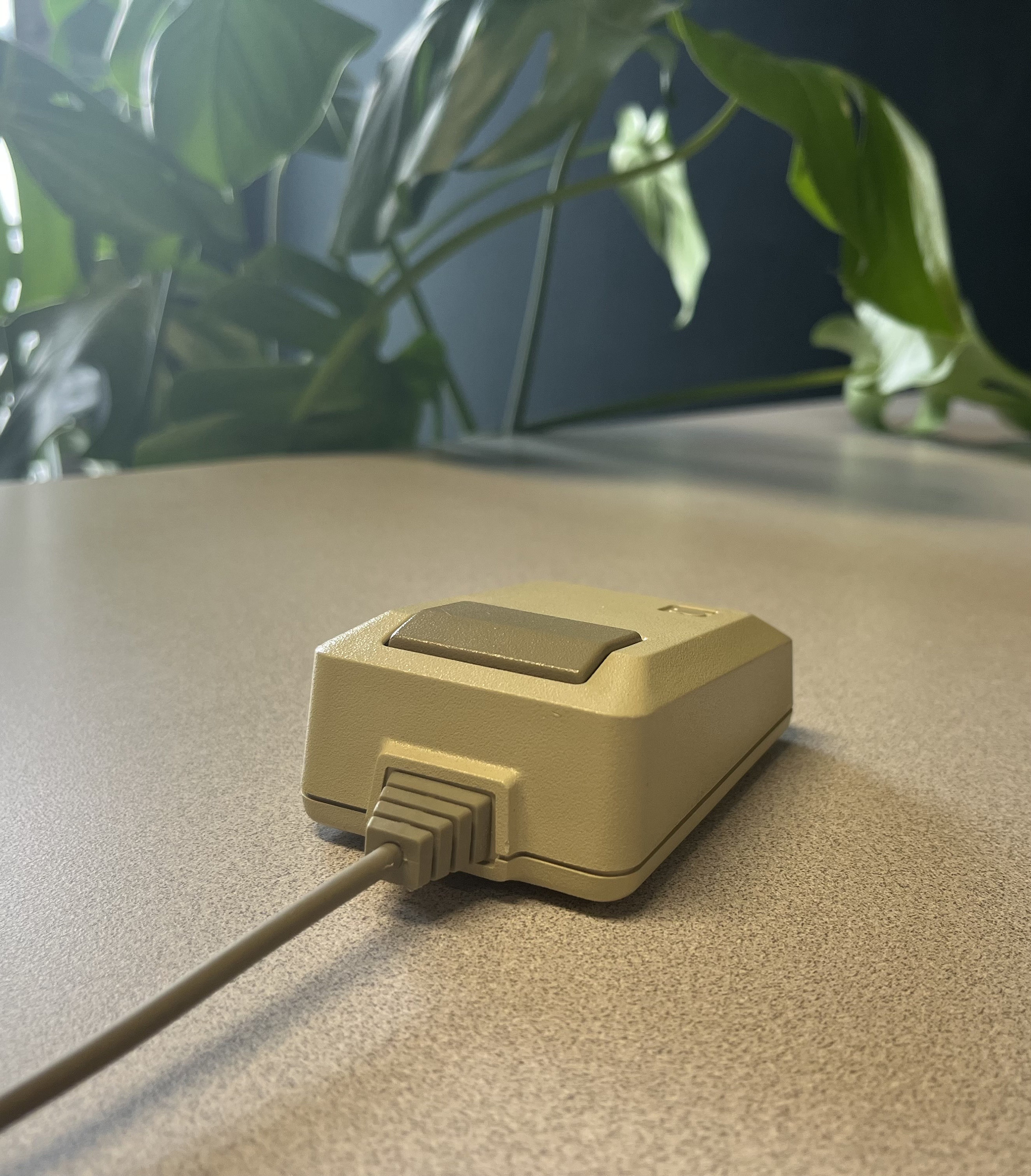 Vintage Mac Mouse, VERY EARLY Production Mouse M0100 June 1984 RARE ...