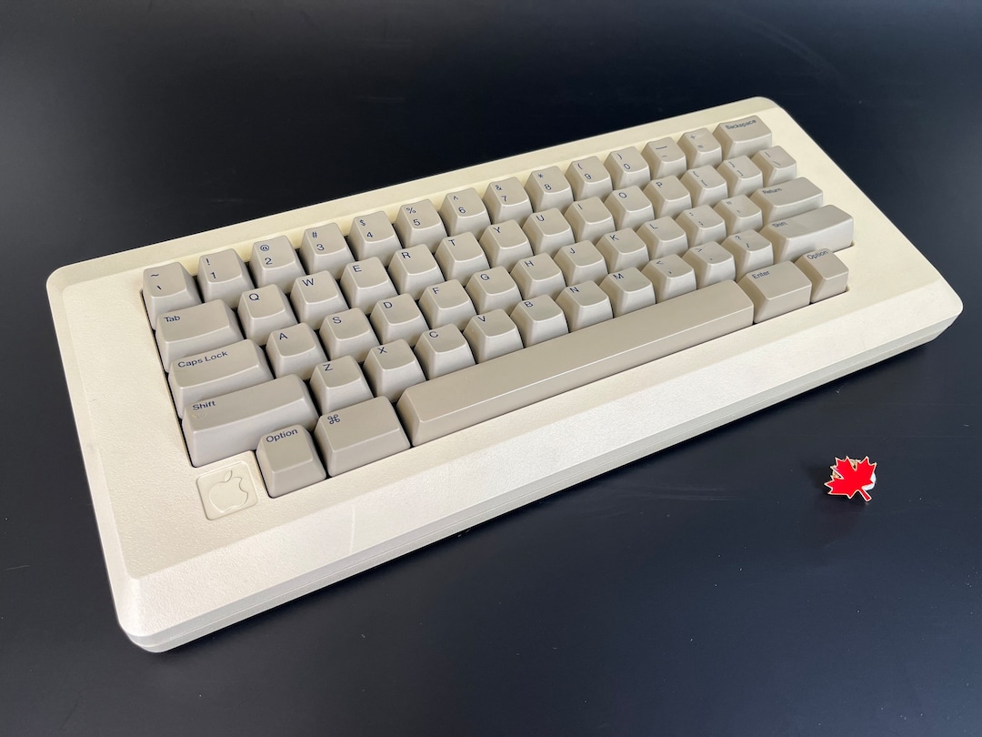 Vintage Apple Keyboard (model M0110) – Classic Macintosh Collector's ...