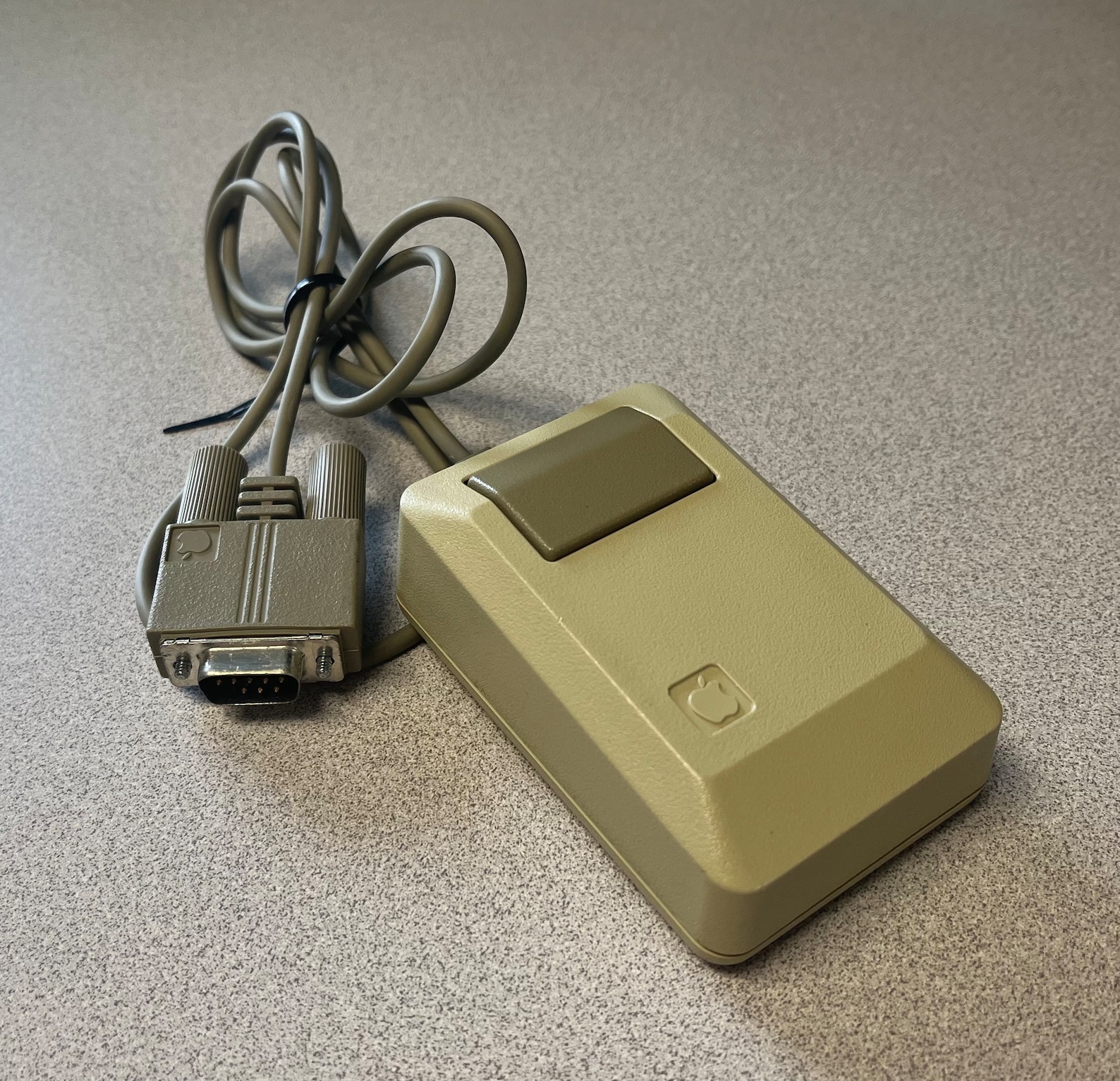 Vintage Mac Mouse, VERY EARLY Production Mouse M0100 June 1984 RARE ...
