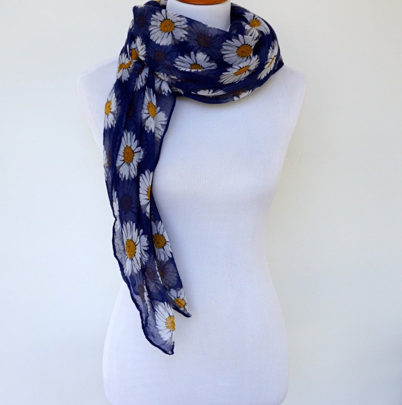 Daisy Print Scarf/ Floral Print Scarf/ Navy Scarf/ Shawl/ | Etsy