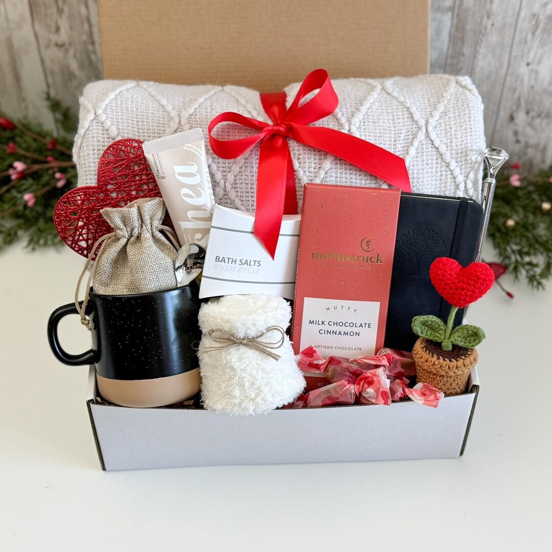 Sending a Hug Gift Box, Birthday Gift Basket for Women, Spring Gift Box ...