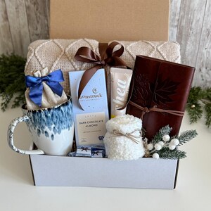 Winter Gift Box Best Friend, Christmas Gift Basket, Holiday Gift Box ...