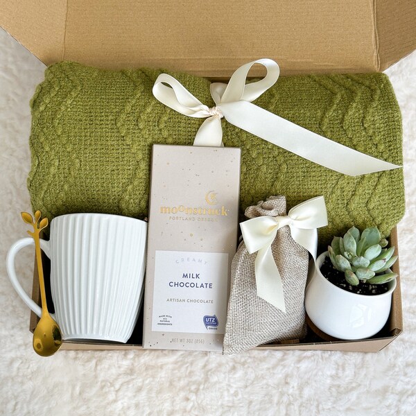 Cheer up Gift Box - 60+ Gift Ideas for 2024