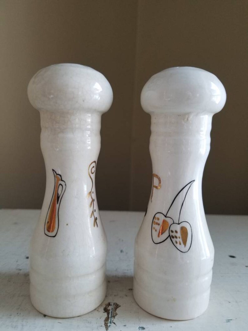 Vintage Gold Salt and Pepper Shaker Super Cool Design!! Connected Set ...