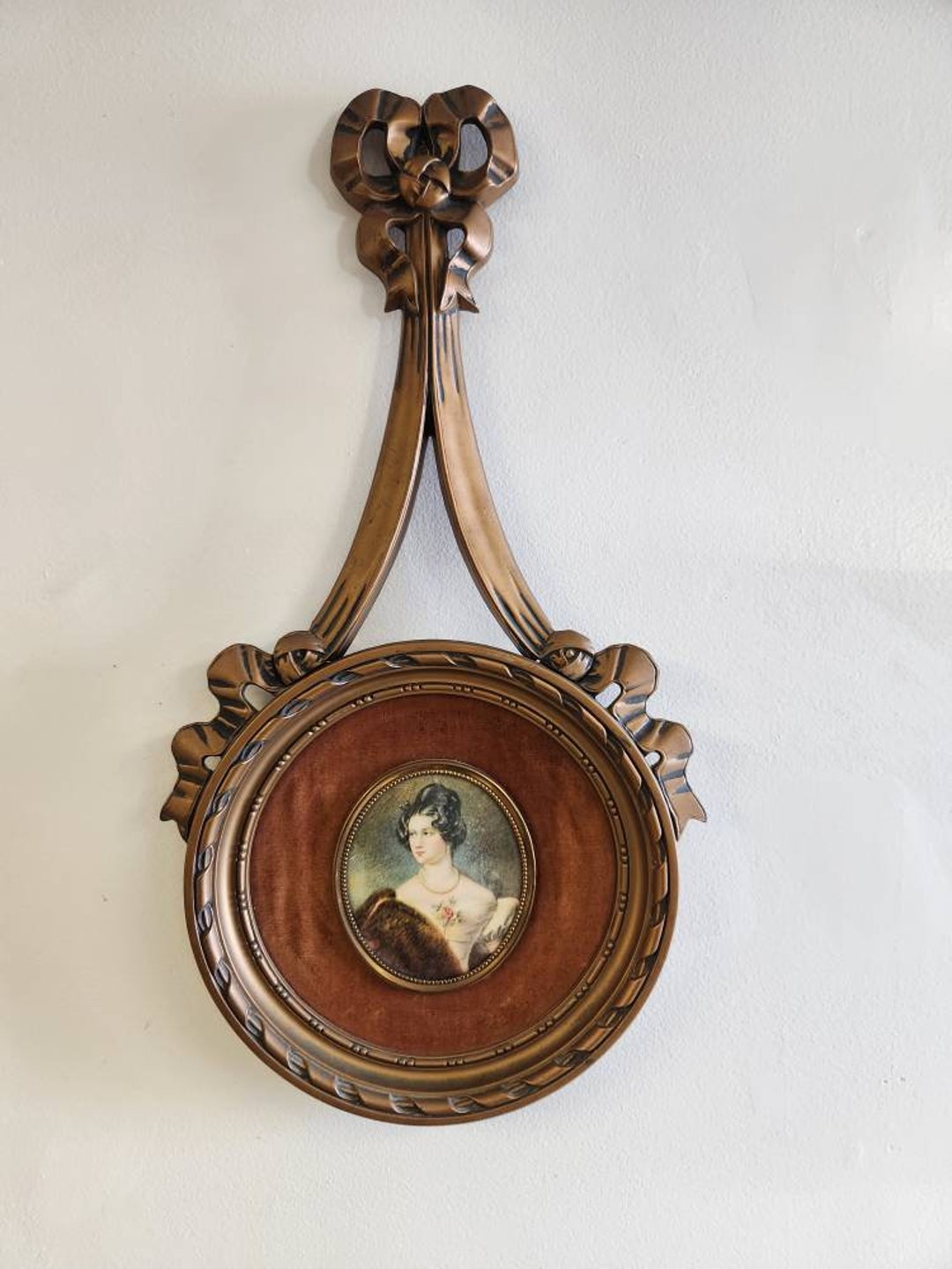 Cameo Creations Gold Mid-century Victorian Banjo Shaped Lady in Fur ...