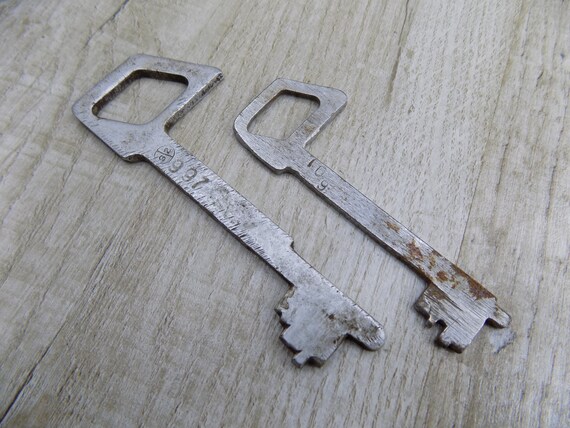 Pair Vintage 2 Key Silver Wholesale Antique Figured Key for - Etsy