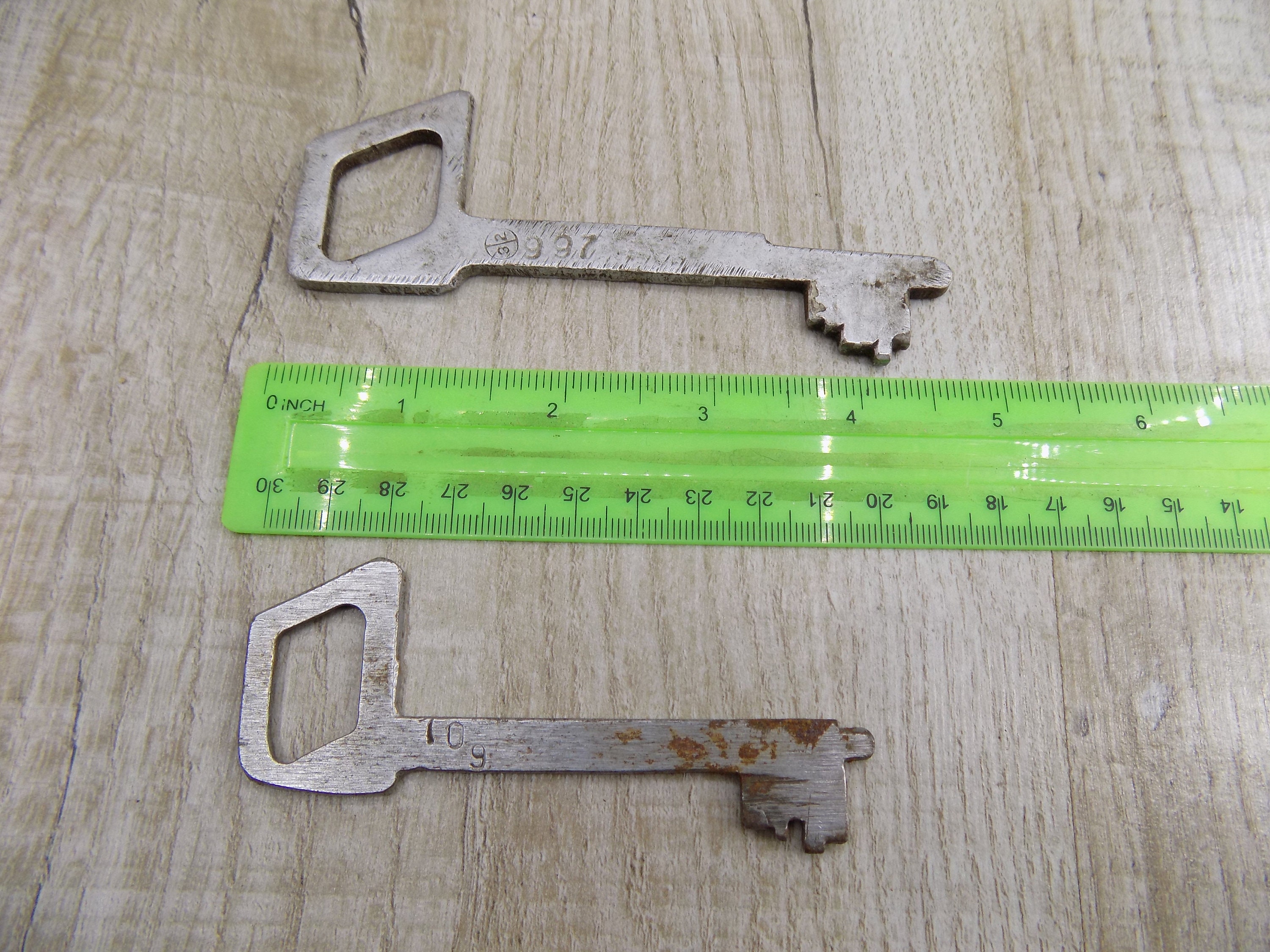 Pair Vintage 2 Key Silver Wholesale Antique Figured Key for - Etsy