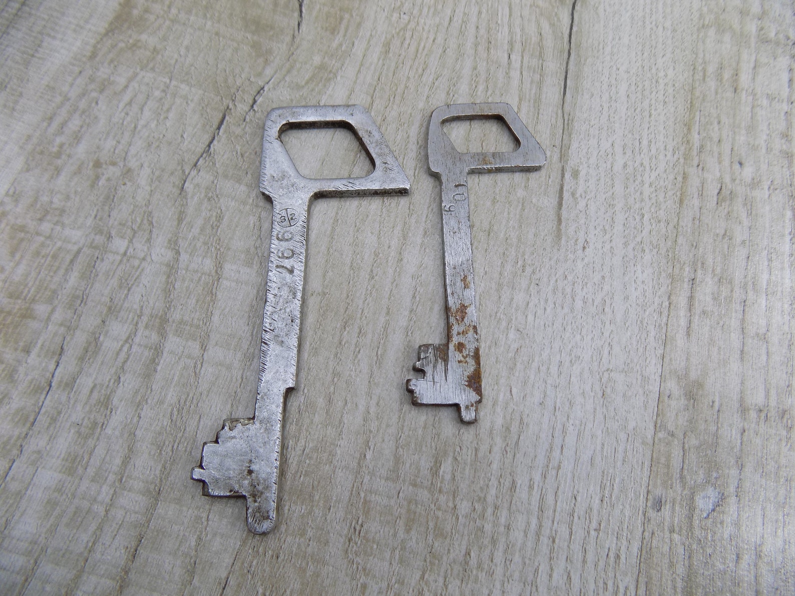 Pair Vintage 2 Key Silver Wholesale Antique Figured Key for - Etsy