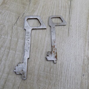 Pair Vintage 2 Key Silver Wholesale Antique Figured Key for Craft and ...